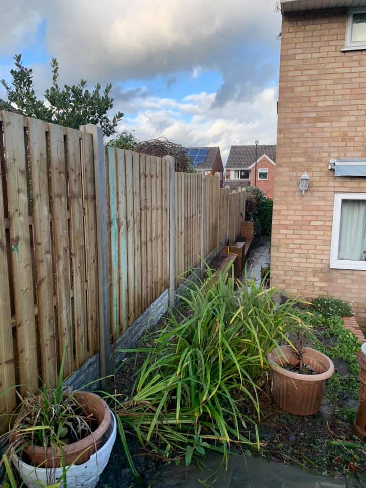 Signs that its time to install a new fence. – St landscaping (Midlands) LTD